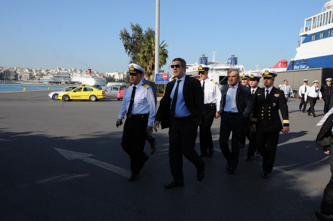 Επίσκεψη Υπουργού Ναυτιλίας και Αιγαίου Κωστή Μουσουρούλη στο λιμάνι ...